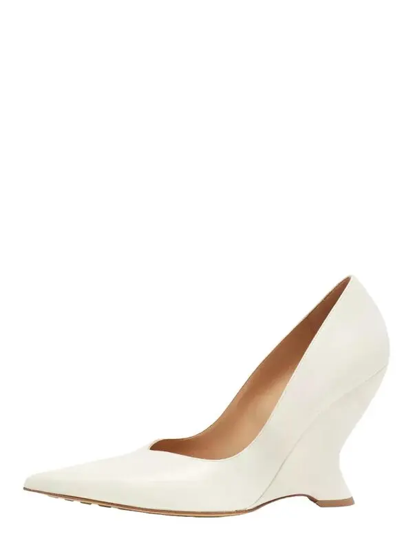 Bottega Veneta Punta Sculptural Wedge Pumps - Neutrals