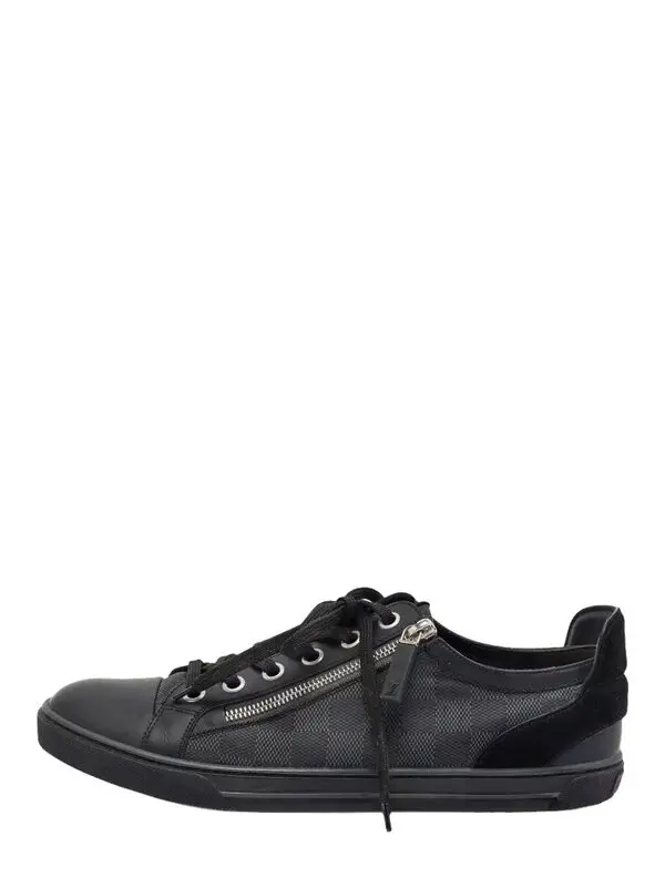 LOUIS VUITTON Damier Pattern Low Top Sneakers - Black