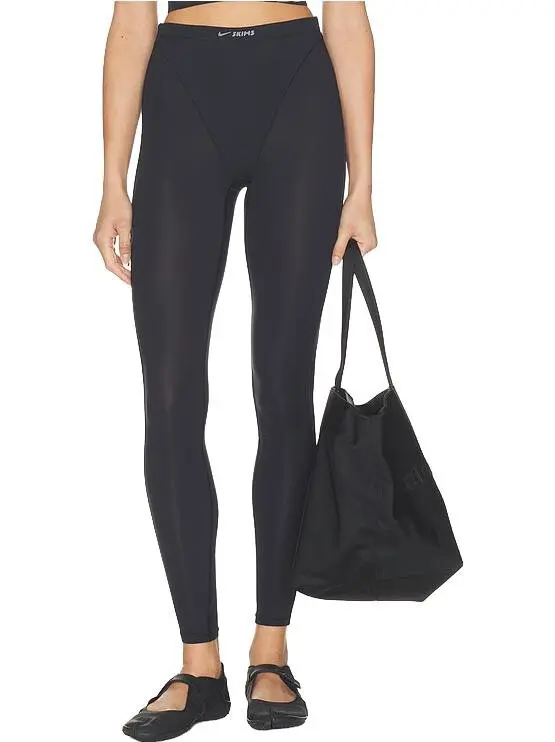 NIKESKIMS Weightless V- Panel Tights In Black - Obsidian