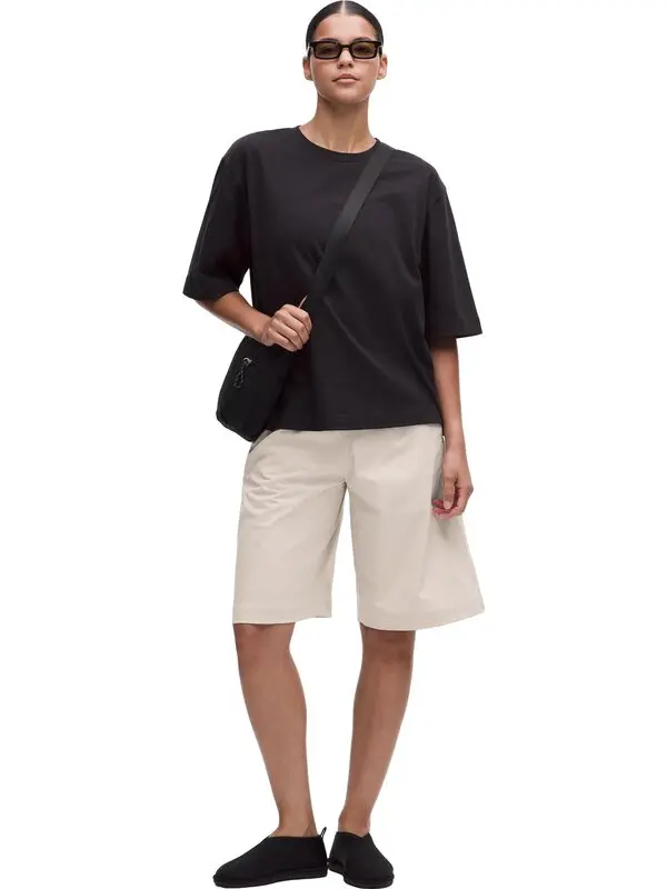 Lululemon Woven Mid-rise Bermuda Shorts - Sand Dollar