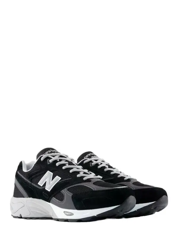 NEW BALANCE 880r Athletic Sneakers - Black