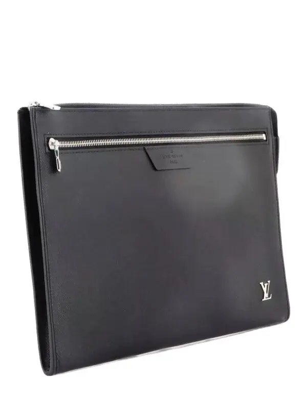 LOUIS VUITTON Zip Pochette Taiga Leather 24 Heures Clutch Bag - Black