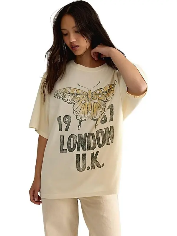 Daydreamer Fleetwood Mac London 1967 Oversized Tee - Vintage Tea