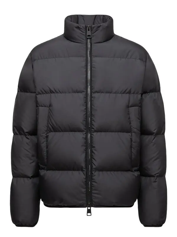 Moncler Quilted Down Jacket With Zip Closure - Black