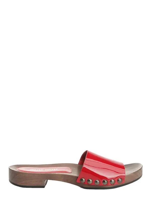 Miu Miu Patent Leather Clogs With Gold Logo - Red