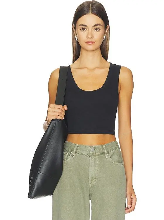 FAVORITE DAUGHTER The Cutting It Close Crop Tank - Black