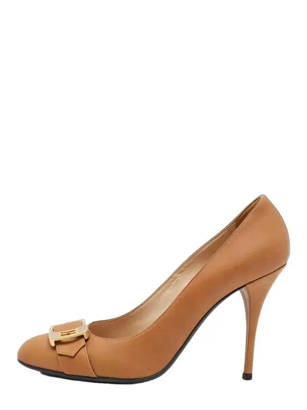 Fendi Leather Buckle Round-toe Pumps - Neutrals