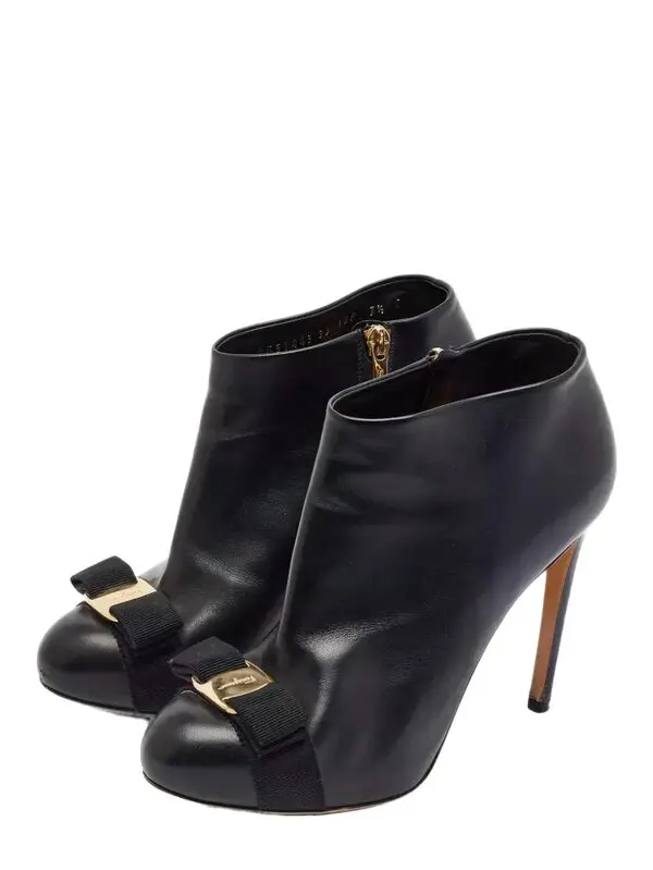 FERRAGAMO Vara Bow Leather Ankle Boots - Black