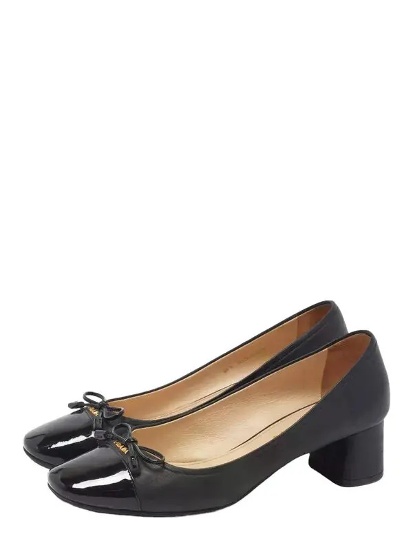 Prada Leather Heeled Pumps - Black