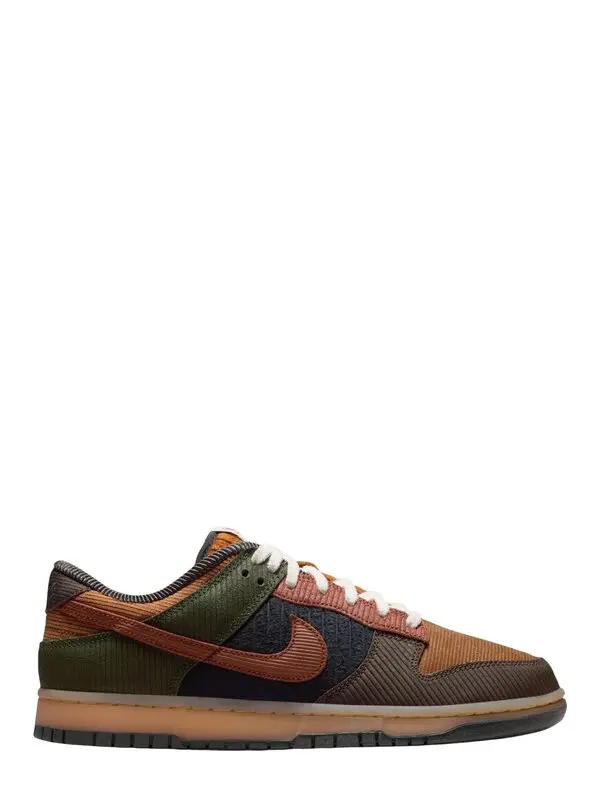 Nike Dunk Low Sneakers - Tan