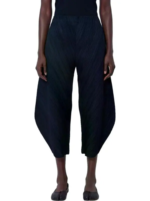 Issey Miyake Pleated Tapered Trousers - Black