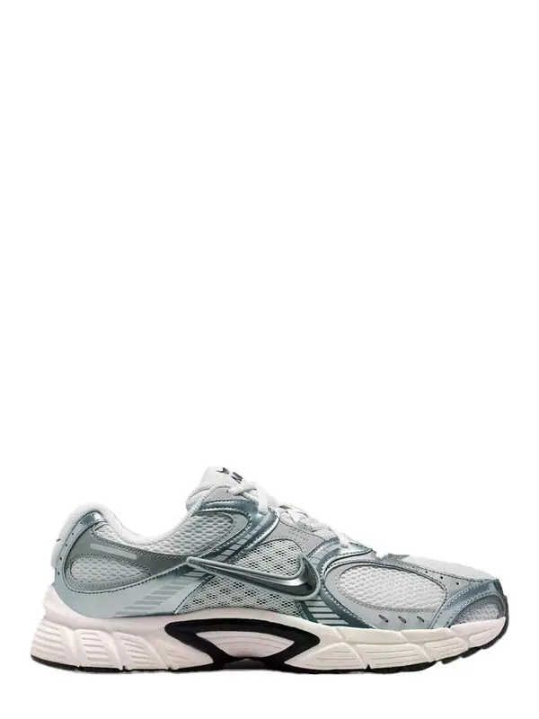 Nike V5 Rnr Sneakers - White