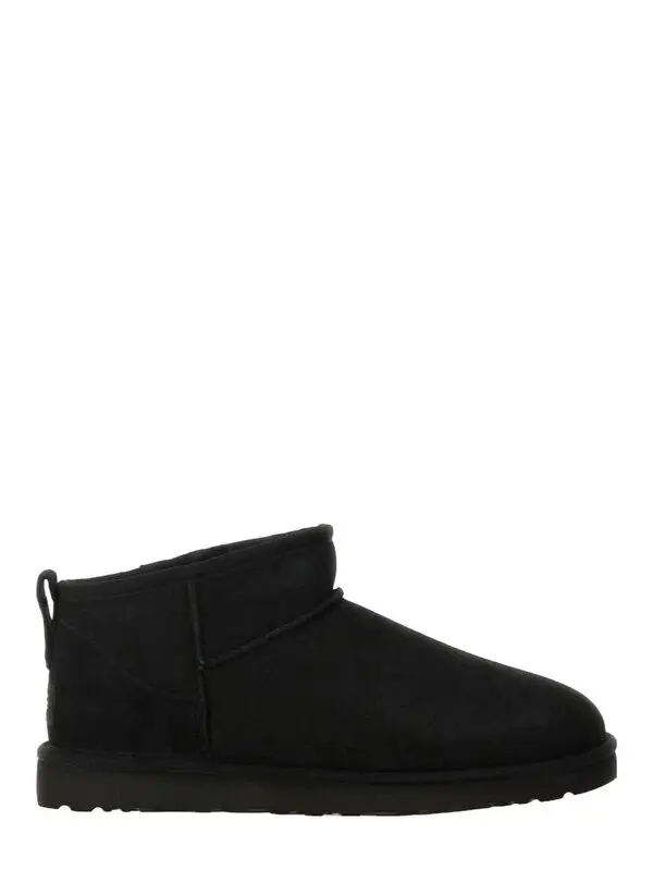 UGG Round-toed Boots - Black