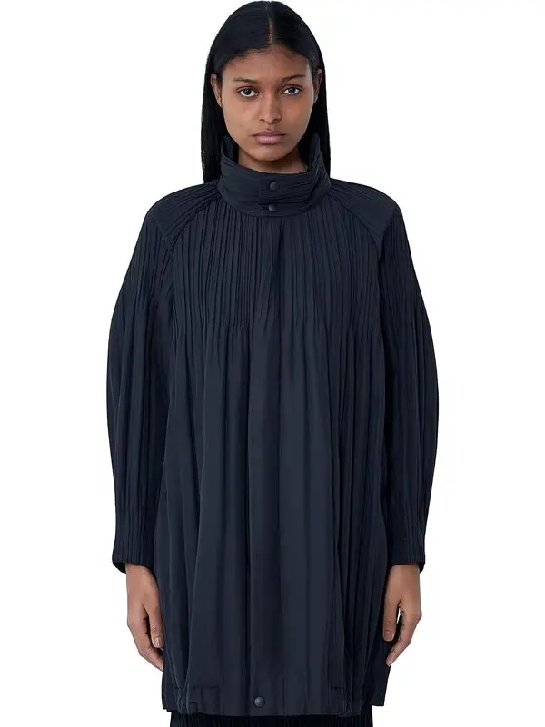 Issey Miyake Pleated High-neck Coat - Black