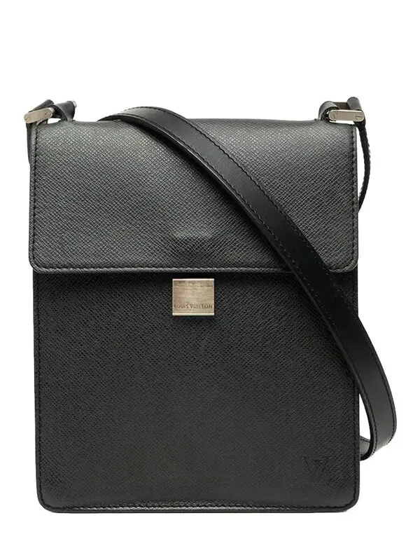 LOUIS VUITTON 2005 Taiga Pochette Kurgan Crossbody Bag - Black