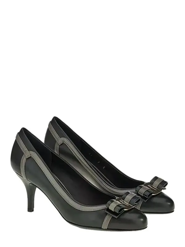 FERRAGAMO Vara Bow Pumps - Black