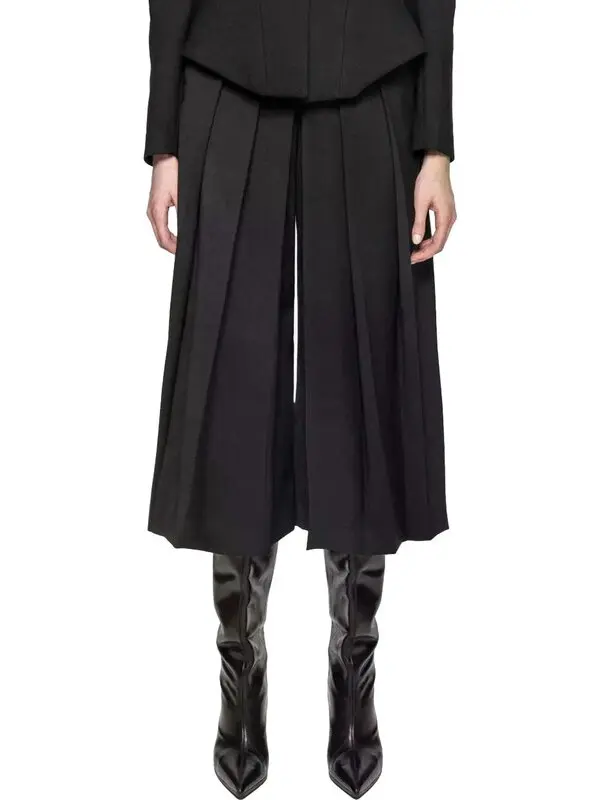 NISSA Wool Tailored Bermuda Pants - Black