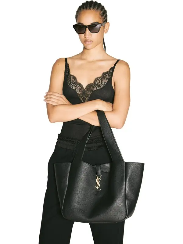 Saint Laurent Le 5 À 7 Bea Shoulder Bag - Black
