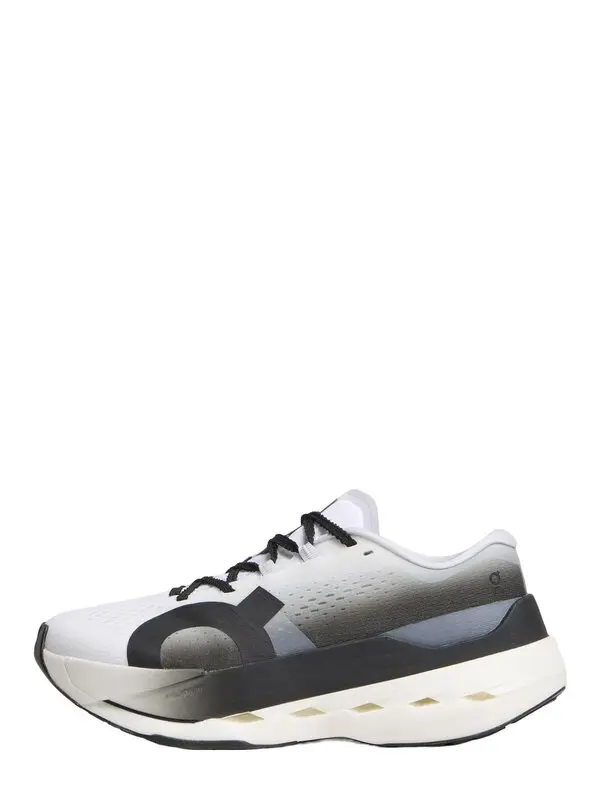 On Cloudboom Max Sneaker - White/black