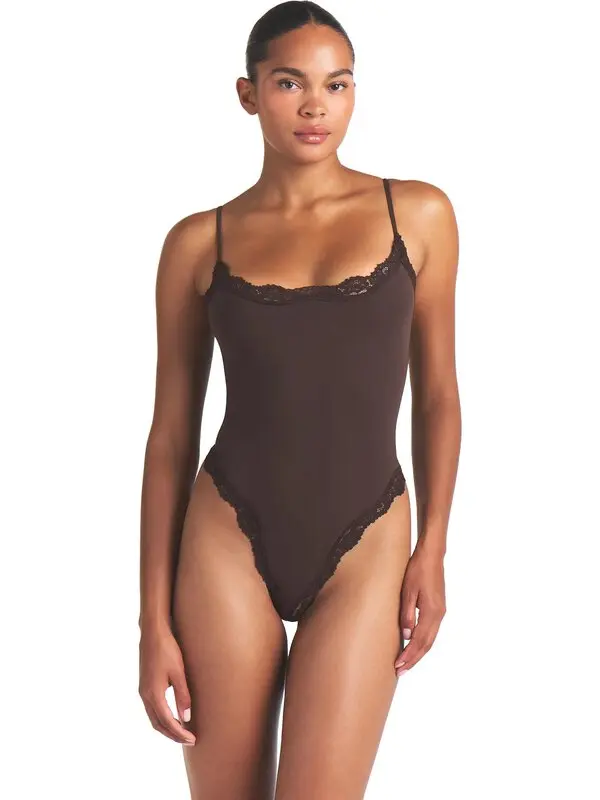 SKIMS Cami Bodysuit | Deep Neutral | | Fits Everybody Lace - Espresso