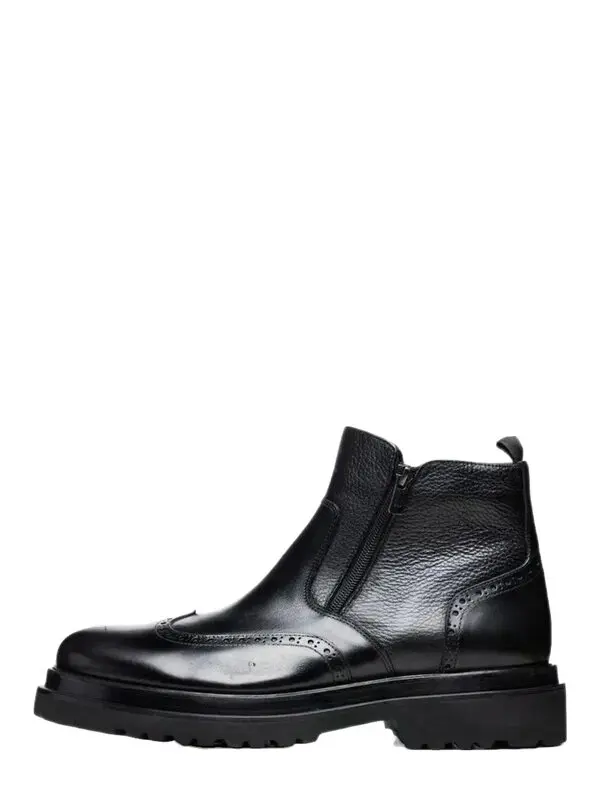 POCHE PARIS Brogue-detail Ankle Boots - Black