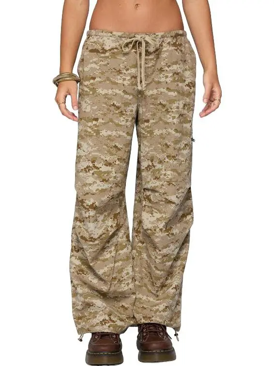 EDIKTED Demey Camo Baggy Pants - Beige