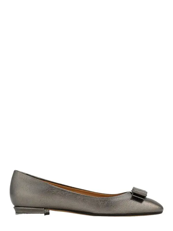 FERRAGAMO Varina Crackled Laminated Metallic Leather Ballet Flat - Gray