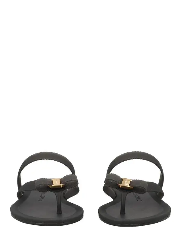 FERRAGAMO Thong Sandals With Bow Detailing - Black