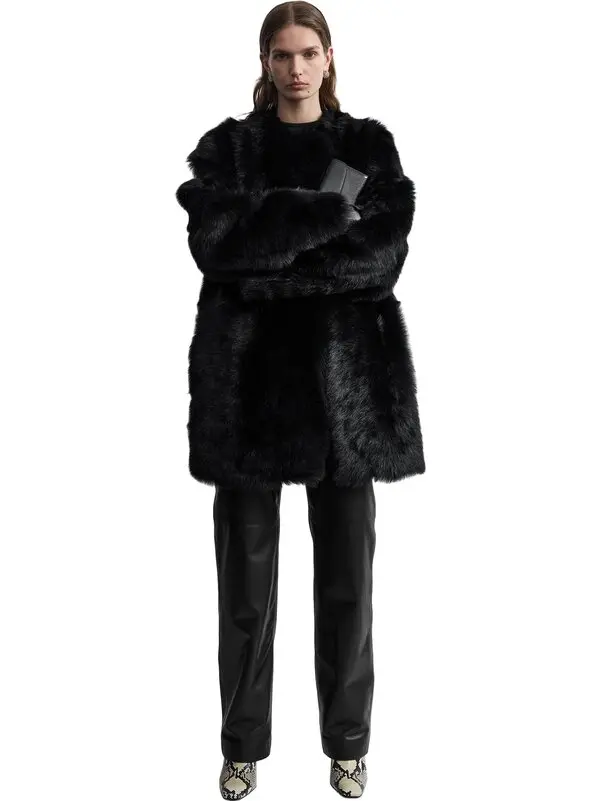 TOTEME Short Silky Shearling Coat - Black