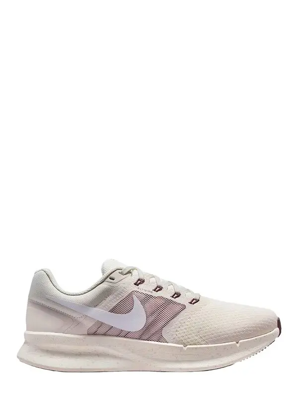 Nike Wmns Run Swift 3 Athletic Sneakers - Tan
