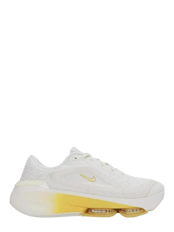 Nike Wmns Versair Athletic Sneakers - White