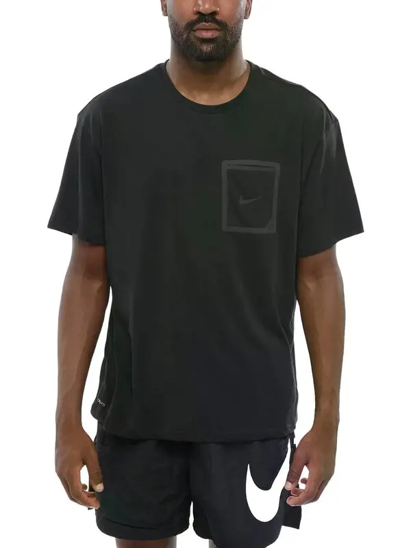 Nike Logo-print Chest-pocket T-shirt - Black