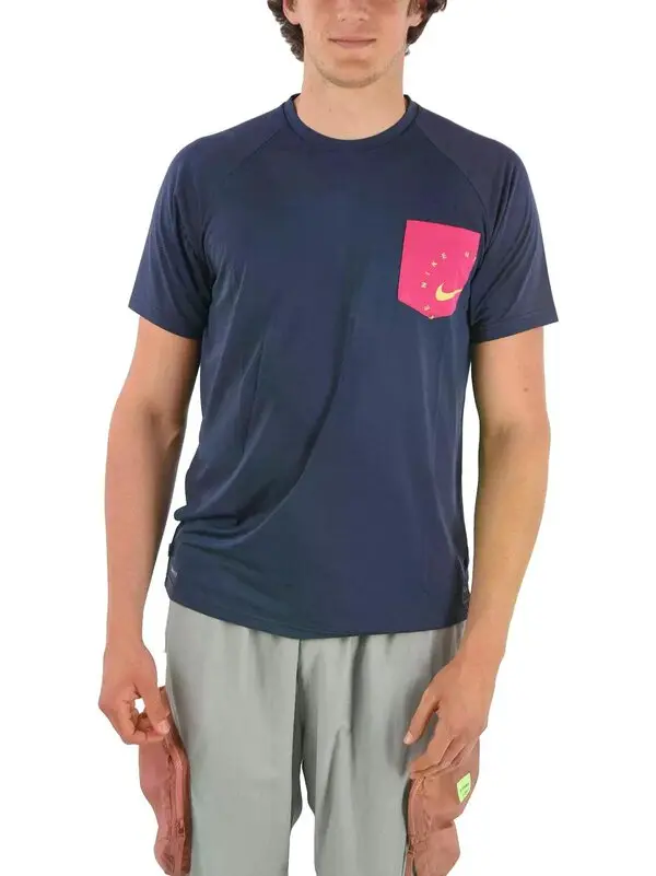 Nike Logo-print Chest-pocket T-shirt - Blue