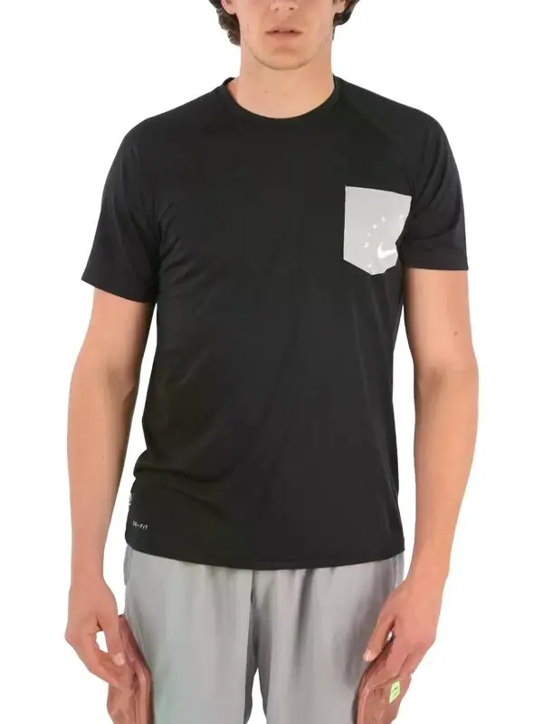 Nike Logo-print Pocket T-shirt - Black