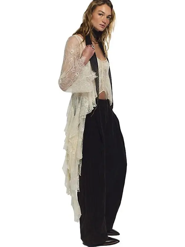NIGEL PRESTON Lace Ruffle High-low Blouse - Cream