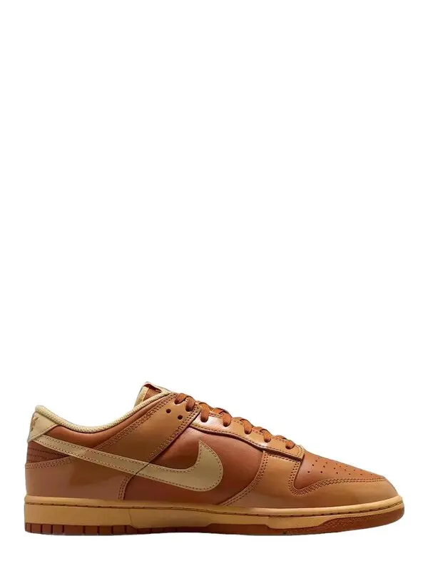 Nike Dunk Low Retro Sneakers - Brown