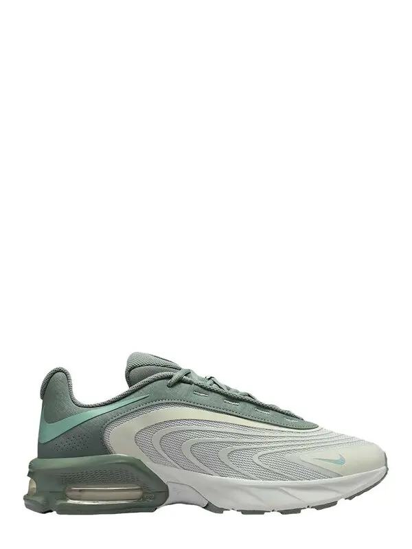 Nike Max Sneakers - Silver