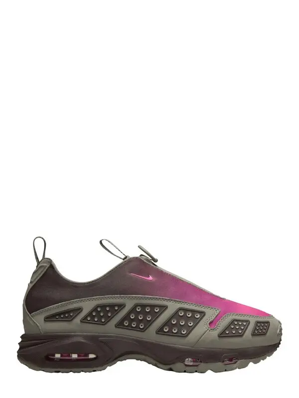 Nike Slip-on Sneakers With Stud Embellishments And Gradient Colorblock Upper - Black