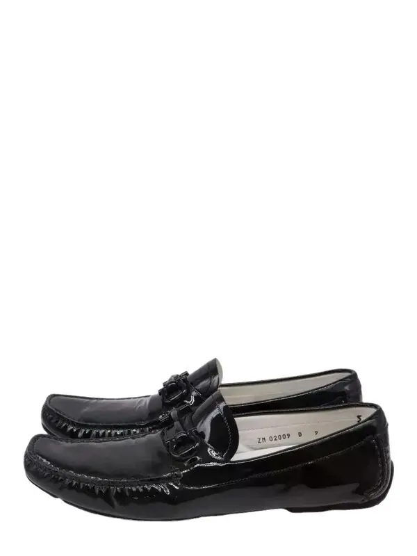FERRAGAMO Gancini Loafers - Black