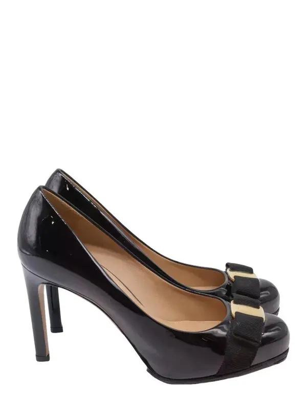 FERRAGAMO Vara Bow Pumps - Black