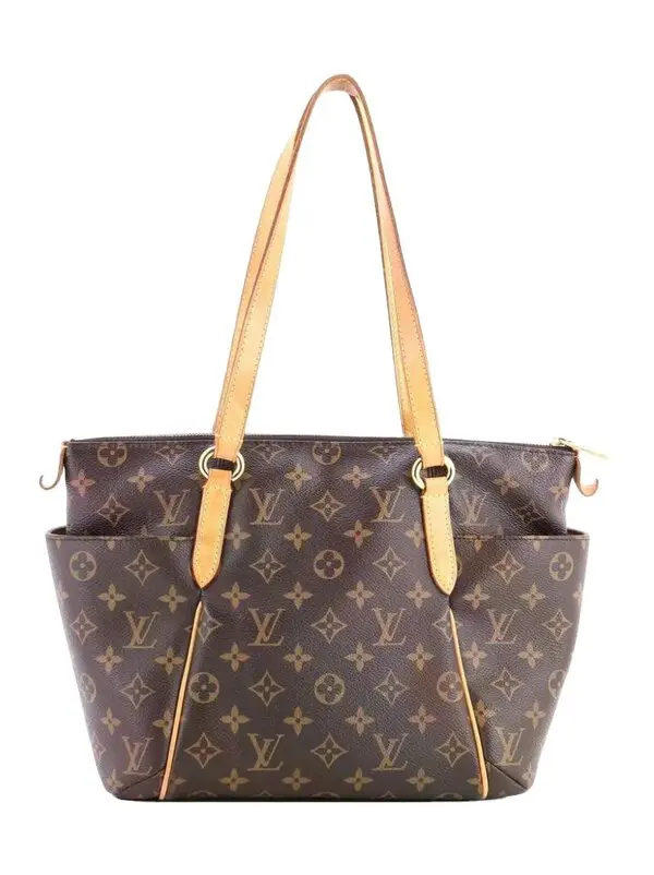 LOUIS VUITTON Monogram Canvas Pm Shoulder Bag - Brown
