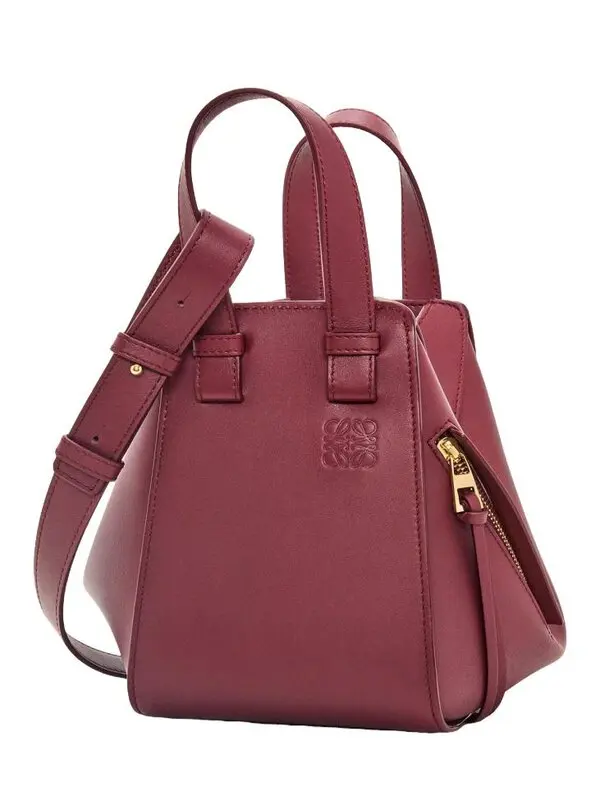 Loewe Hammock Compact Bag In Classic Calfskin - Red