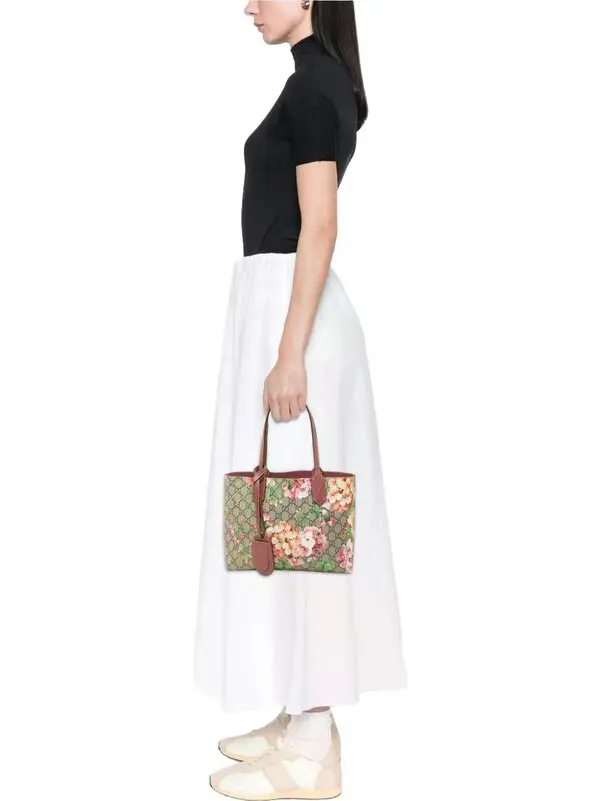 Gucci Small Gg Supreme Blooms Reversible Tote Bag - Neutrals
