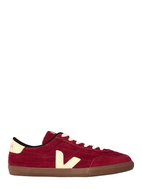 VEJA Low Top Trainers - Red