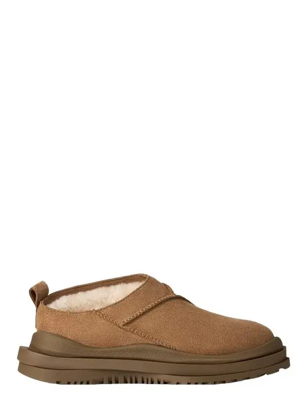 UGG Classic Distort Sheepskin Slippers - Chestnut