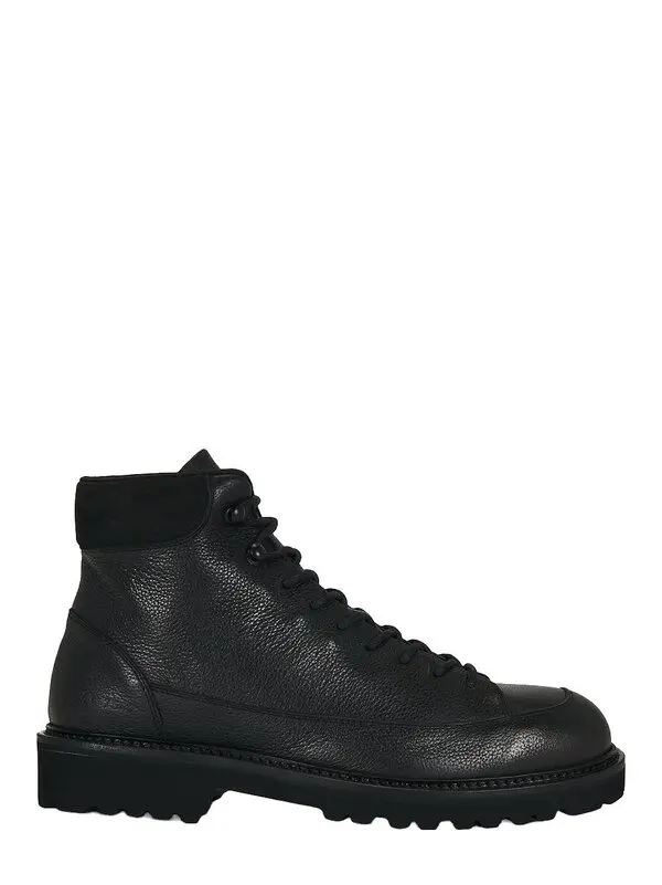 COMMON PROJECTS Leather Hiker Boots - Black