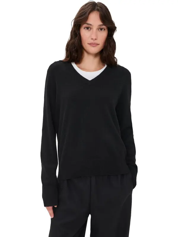 Vince Classic V Neck Sweater - Black