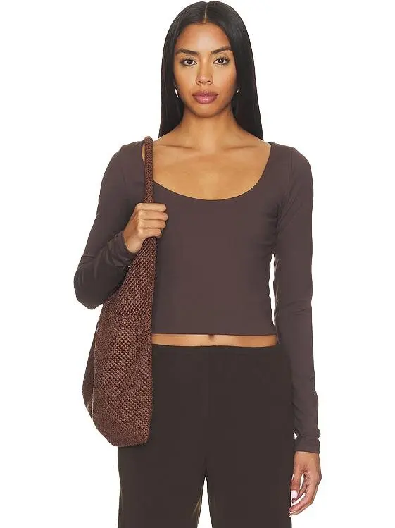 Susana Monaco Essential Scoop Front Long Sleeve Top In Brown - Java