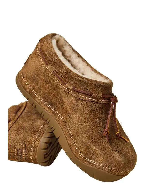 UGG Bucked Suede Clogs - Chestnut