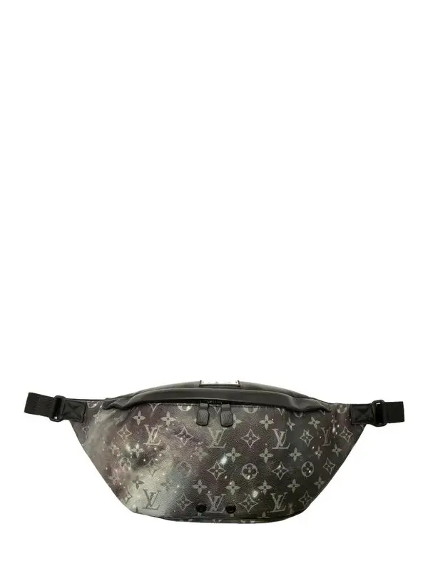 LOUIS VUITTON 2018 Monogram Galaxy Discovery Bumbag Belt Bag - Black